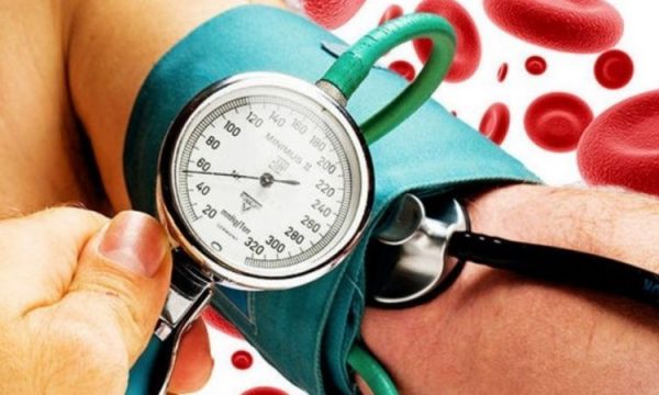Si ndryshojnë vlerat e presionit të gjakut gjatë ditës - Gazeta Express