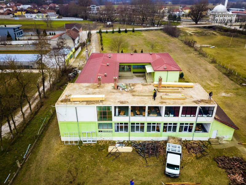 Sejdiu inspekton punimet në shkollën fillore të Strimnicës - Gazeta Express