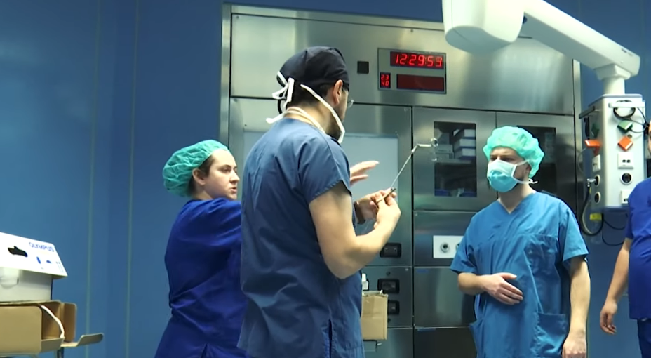 Kjo është aparatura moderne për diagnostikimin e gurëve në veshka ...