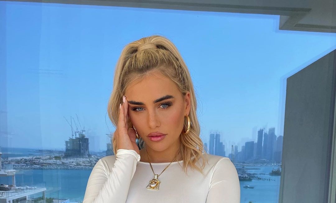 Ellie, si loçkë për Shën Valentinë – kërkon të dashur - Gazeta Express