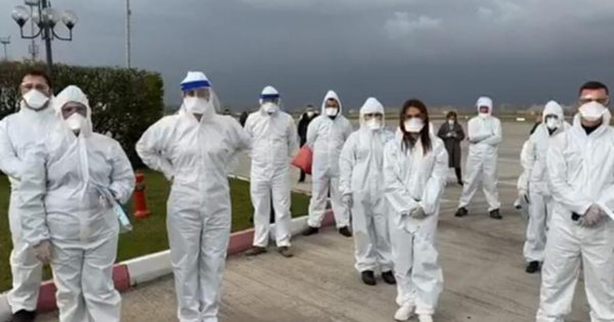 Kush janë 10 mjekët dhe 20 infermierët shqiptarë që po 'luftojnë' me ... Kush janë 10 mjekët dhe 20 infermierët shqiptarë që po 'luftojnë' me ...