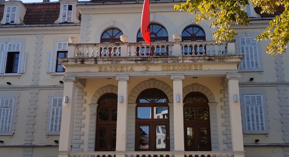 Bashkia Shkodër: Të hiqen taksat vendore për 3 muaj. Basha thirrje ...
