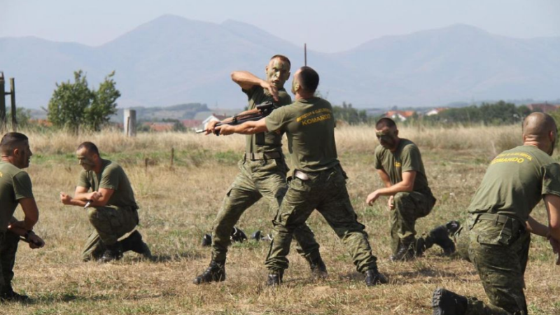 6 fotografi mahnitëse të ushtrisë së Kosovës gjatë detyrës - Gazeta Express 6 fotografi mahnitëse të ushtrisë së Kosovës gjatë detyrës - Gazeta Express