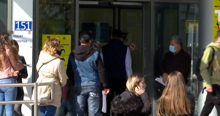 Pajisja me letërnjoftim, vetëm nëse paguan 100 euro - Gazeta Express