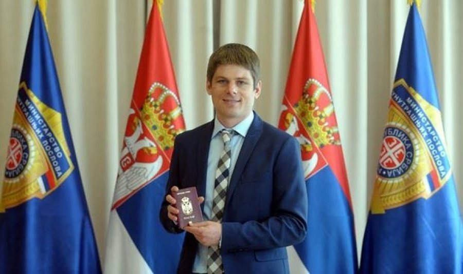 Propaganduesi francez që nuk lejohet të hyjë në Kosovë merr pozitë ... Propaganduesi francez që nuk lejohet të hyjë në Kosovë merr pozitë ...