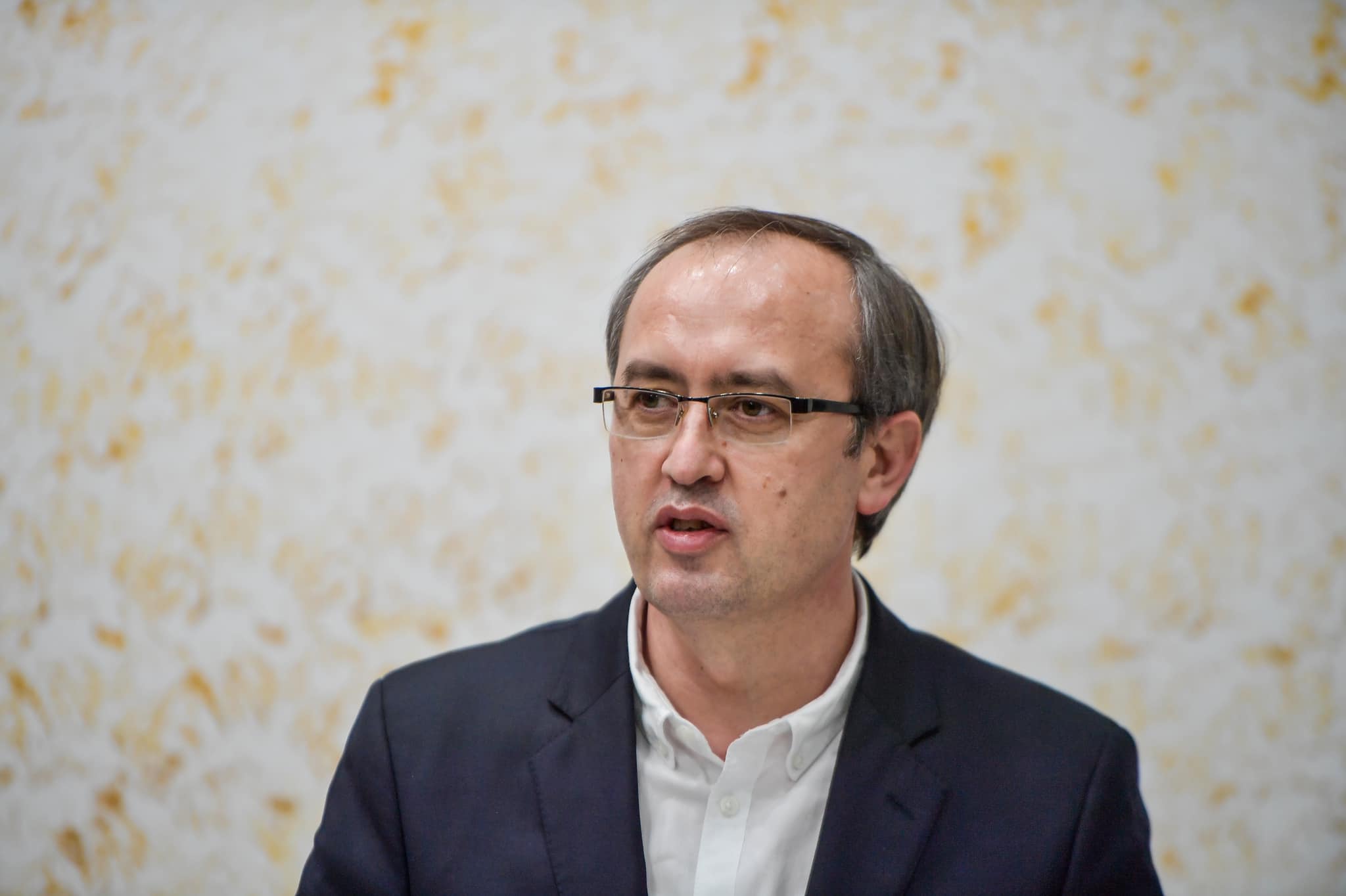 Edhe Hoti i gëzohet suksesit të ekipit kosovar që shkroi historinë në ...