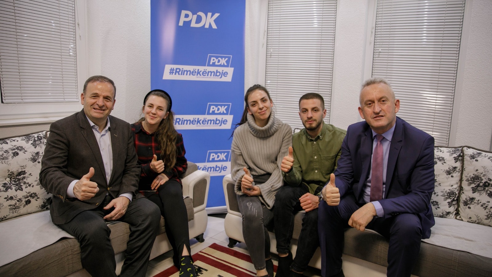 Tre ish-anëtarë të Vetëvendosjes i bashkohen PDK-së - Gazeta Express Tre ish-anëtarë të Vetëvendosjes i bashkohen PDK-së - Gazeta Express