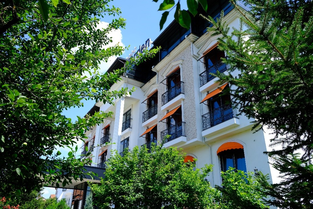 Hotel Garden një ndër hotelet më prestigjioze në vend - Gazeta Express Hotel Garden një ndër hotelet më prestigjioze në vend - Gazeta Express