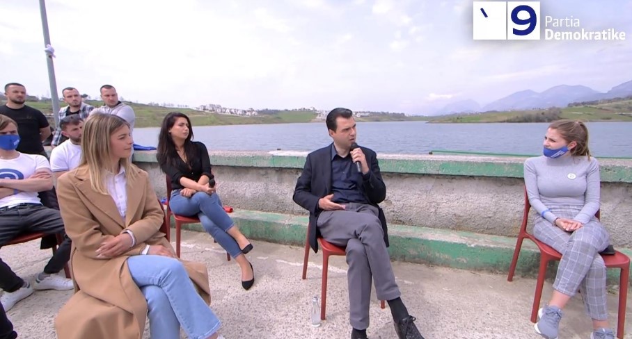 Skandali me të dhënat në e-Albania, Basha për Ramën: Po mbledh kartat e ... Skandali me të dhënat në e-Albania, Basha për Ramën: Po mbledh kartat e ...