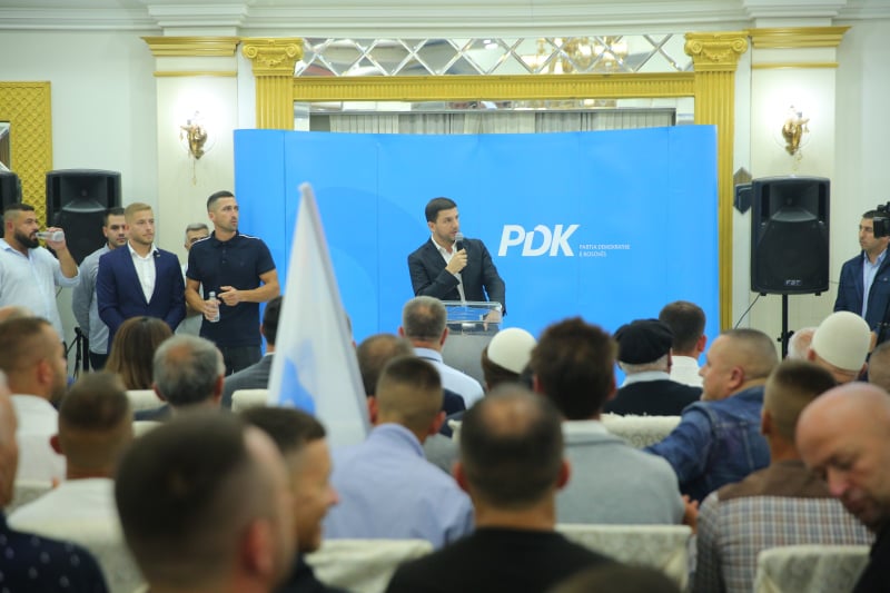Krasniqi zyrtarizon kandidaturën e Sami Lushtakut: Është koha që ... Krasniqi zyrtarizon kandidaturën e Sami Lushtakut: Është koha që ...