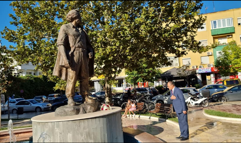 Nait Hasani përfundon misionin diplomatik si ambasador në Shqipëri ...