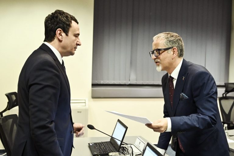 Arben Vitia, sërish ministër i Shëndetësisë? - Gazeta Express