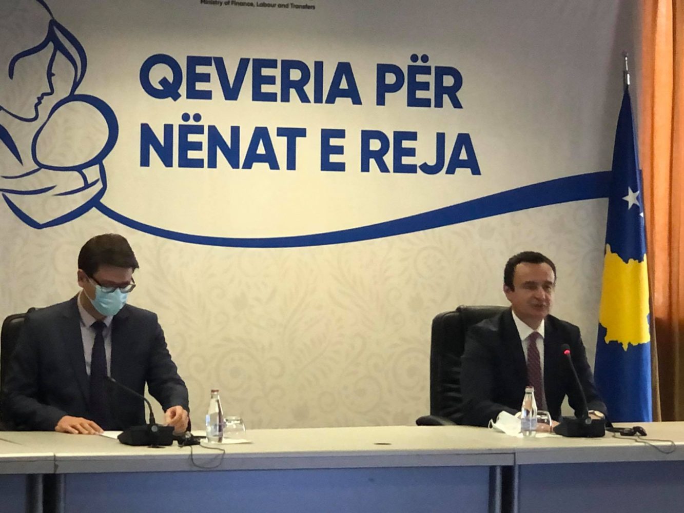 Ministri Murati tregon se si do të bëhen pagesat për nënat lehona dhe ... Ministri Murati tregon se si do të bëhen pagesat për nënat lehona dhe ...