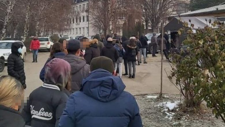 Shumë qytetarë po presin për t’u testuar në IKSHPK pas rritjes së ... Shumë qytetarë po presin për t’u testuar në IKSHPK pas rritjes së ...