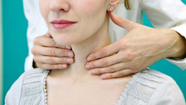 Nëse e shihni këtë në thonjtë tuaj, duhet t'i kontrolloni tiroidet ...