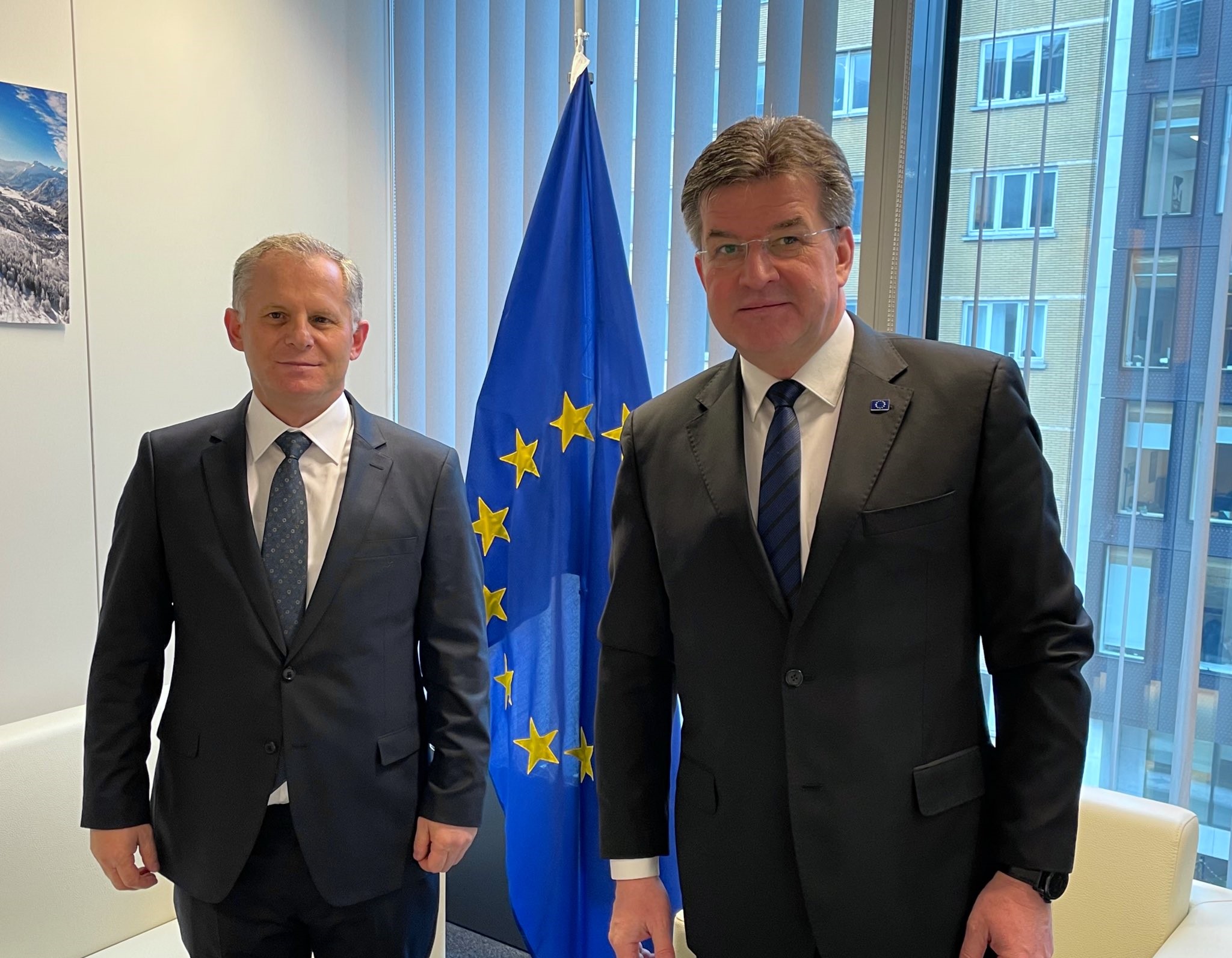 Kosovo Chief Negotiator Bislimi and EUSR Lajcak discuss missing persons ... Kosovo Chief Negotiator Bislimi and EUSR Lajcak discuss missing persons ...