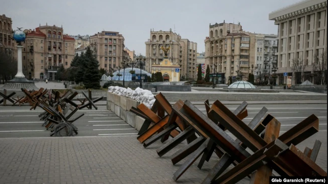 Forcat ruse rrisin përpjekjet për sulm drejt Kievit - Gazeta Express Forcat ruse rrisin përpjekjet për sulm drejt Kievit - Gazeta Express