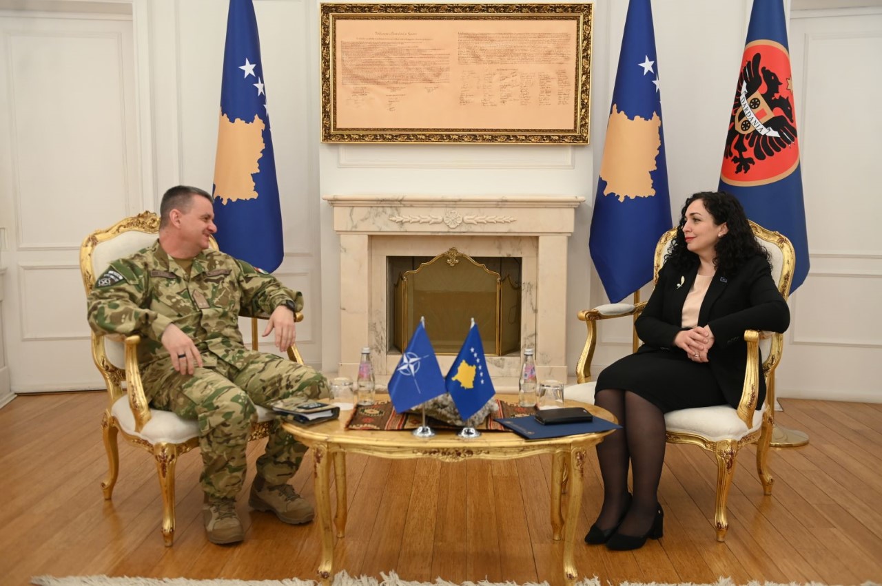Kosovo President met KFOR Commander - Gazeta Express