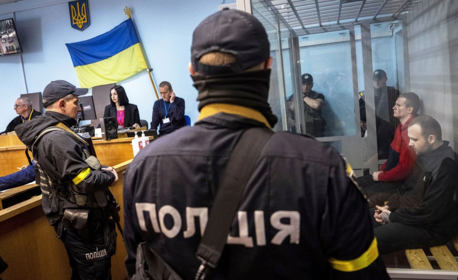 Dy ushtarë rusë deklarohen fajtorë në gjyqin për krime lufte në Ukrainë ... Dy ushtarë rusë deklarohen fajtorë në gjyqin për krime lufte në Ukrainë ...