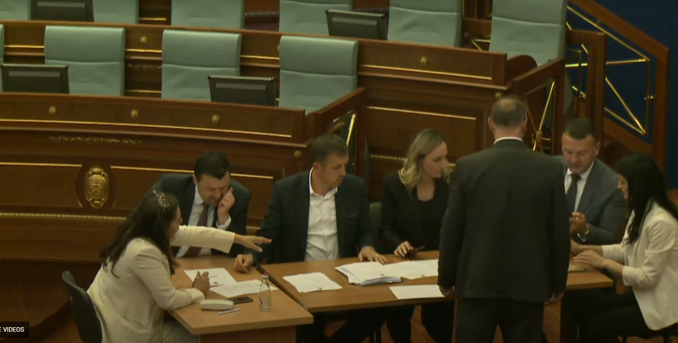 Kandidatët s’i marrin votat e nevojshme për gjyqtarë në Kushtetuese ...