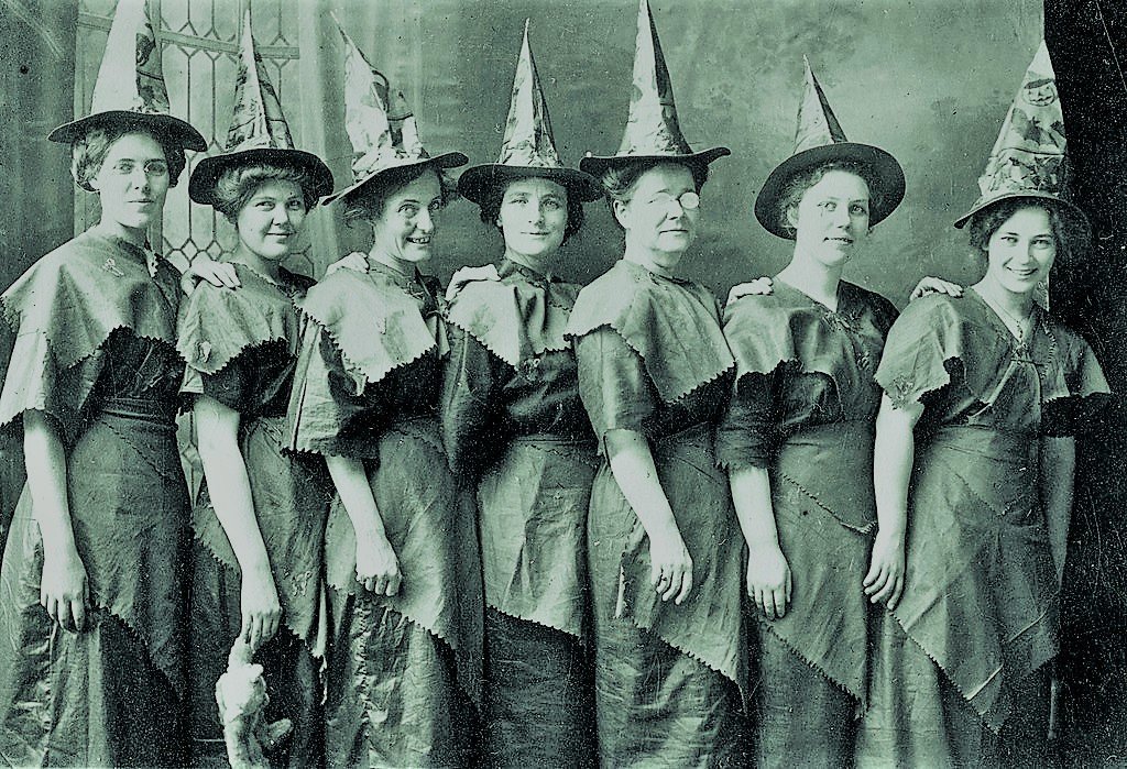 329 vjet më vonë, falet ”shtriga” e fundit e Salemit - Gazeta Express