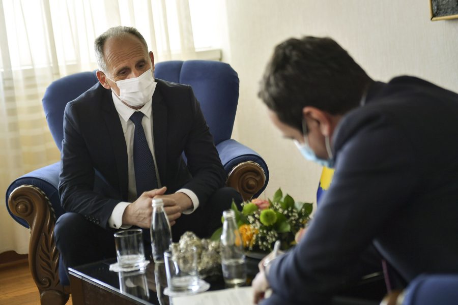 Zv.ministri Shemsi Syla flet për Express pasi Pozhari tha se e ka ...