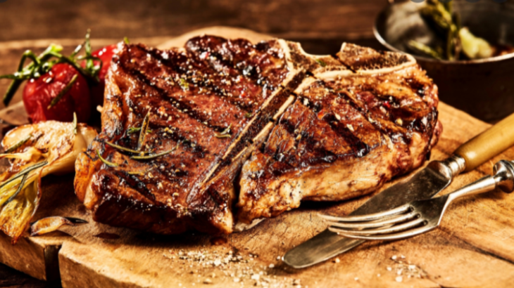 Biftek me erëza të lehta, receta perfektë - Gazeta Express