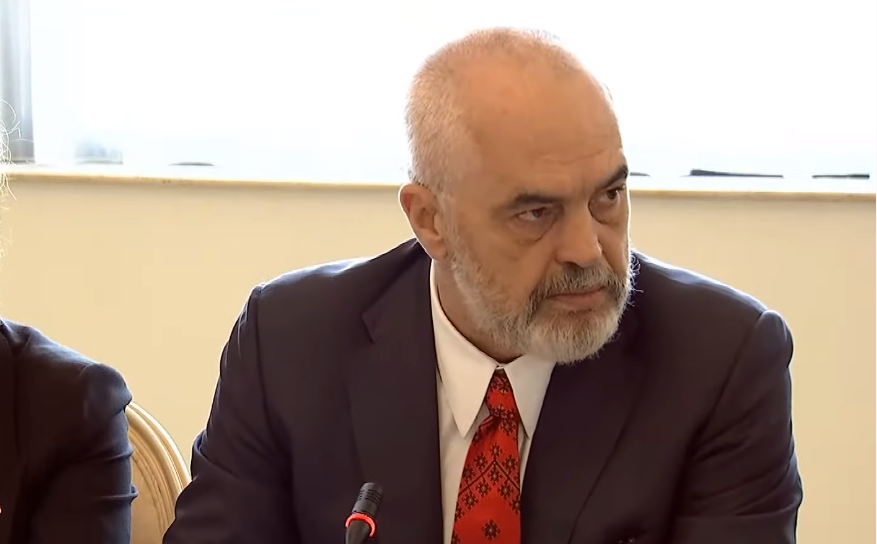 “Mos u nxito t’ia marrësh koleges”, Rama vazhdon me batuta edhe me ... “Mos u nxito t’ia marrësh koleges”, Rama vazhdon me batuta edhe me ...