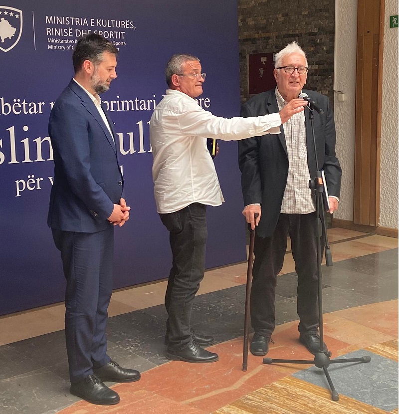 Rexhep Ferri nderohet me çmimin 'Muslim Mulliqi" - Gazeta Express