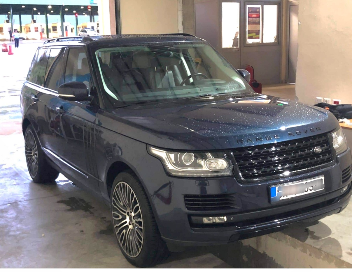 Sekuestrohet vetura “Land Rover” në kufirin Kosovë - Shqipëri, rezultoi ...