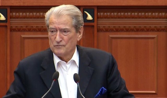 Srebrenica, Berisha me tona të ashpra: Vuçiç të hetohet në Hagë, Rama i ... Srebrenica, Berisha me tona të ashpra: Vuçiç të hetohet në Hagë, Rama i ...