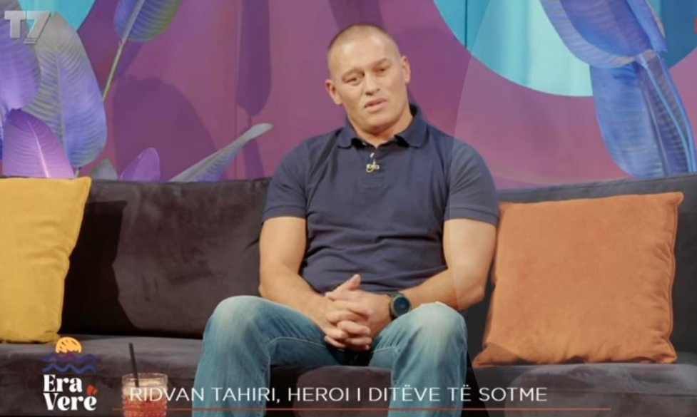 Ish-ushtari i UÇK-së flet për vizitën në Hagë që u bëri Thaçit, Veselit ... Ish-ushtari i UÇK-së flet për vizitën në Hagë që u bëri Thaçit, Veselit ...