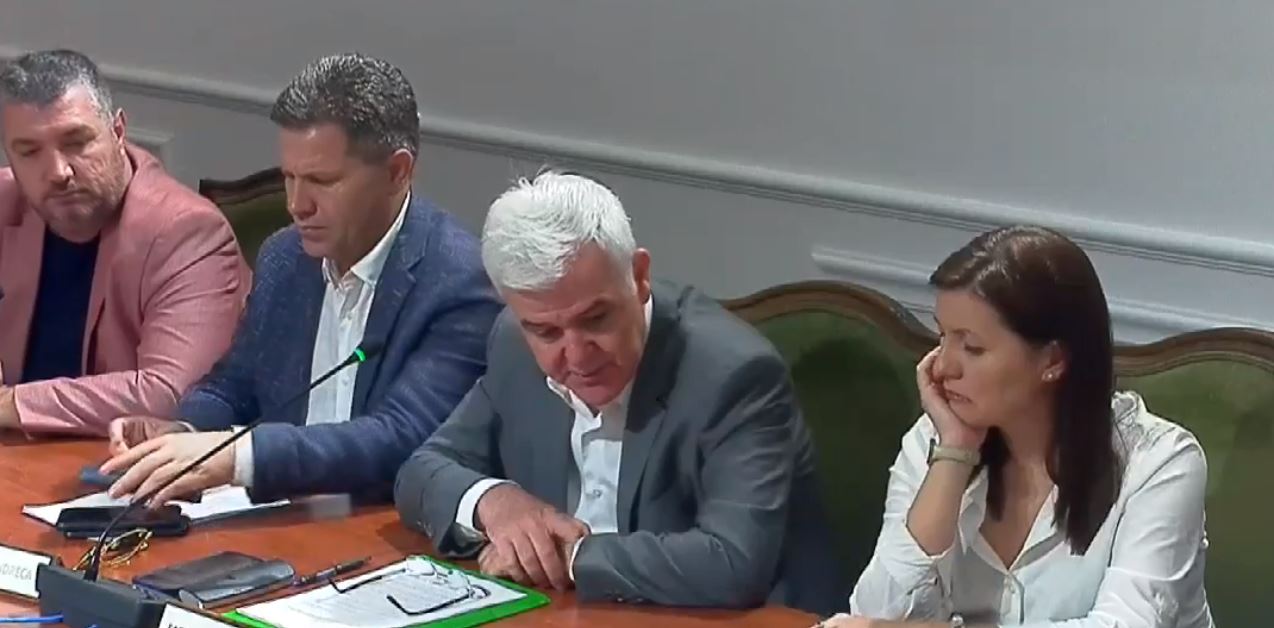 Harta e re, Xhafaj me tone të ashpra në Komision: Ministria dhe KLGJ në ... Harta e re, Xhafaj me tone të ashpra në Komision: Ministria dhe KLGJ në ...