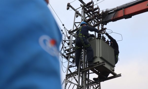 Kumanovë/ Fermerët dhe bujqit s’kanë energji elektrike - Gazeta Express Kumanovë/ Fermerët dhe bujqit s’kanë energji elektrike - Gazeta Express