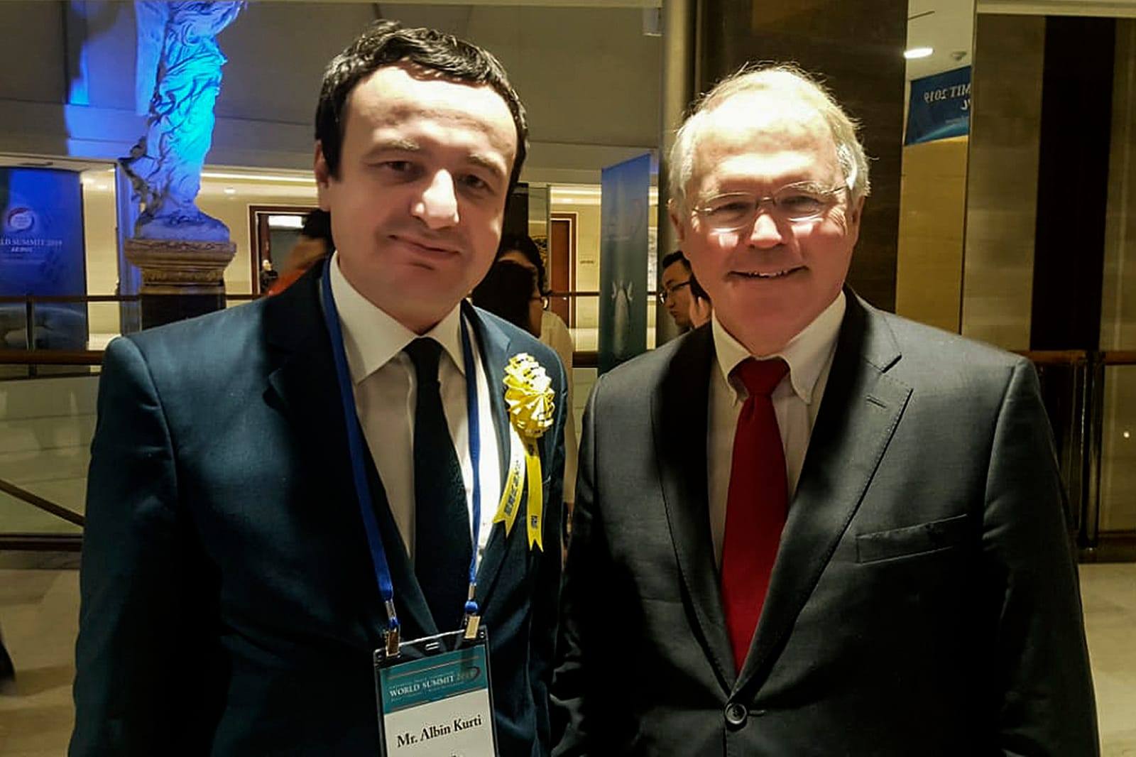 Deklaratat e Hillit në Beograd nuk kapërdihen lehtë në Kosovë ...