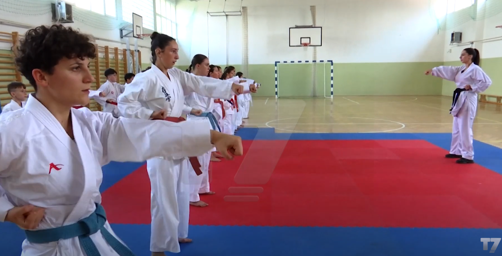 Rritet interesimi i vajzave për sportet luftarake, e shohin si ...