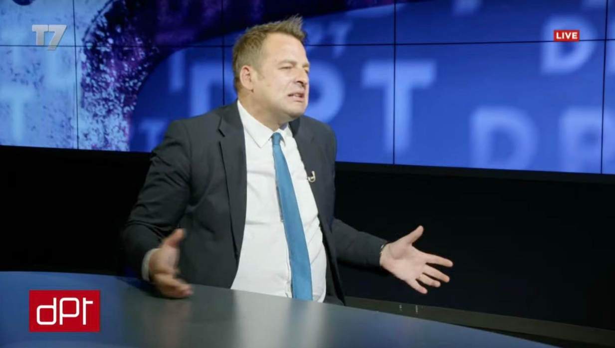 Armend Muja del me një status të gjatë, e "zbulon" historinë e Klan ...