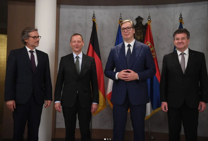 Vuçiq i pret rreptë Lajçakun e këshilltarët gjermano-francez: S’ka ...