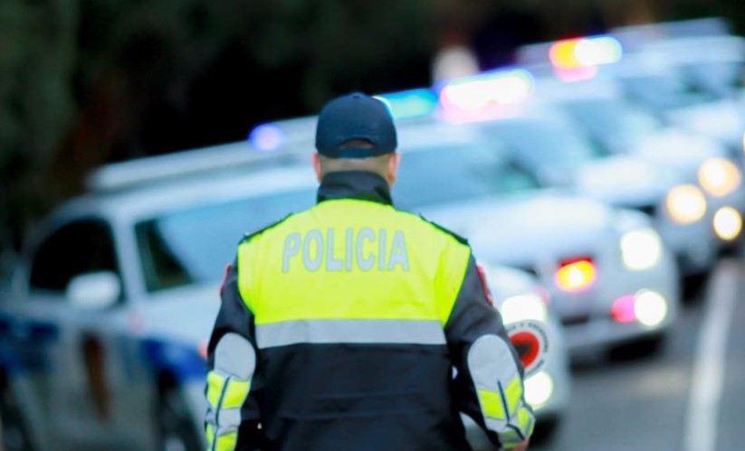 Efektivi i Policisë Rrugore të Tiranës kapet me drogë në Turqi (Emri ... Efektivi i Policisë Rrugore të Tiranës kapet me drogë në Turqi (Emri ...