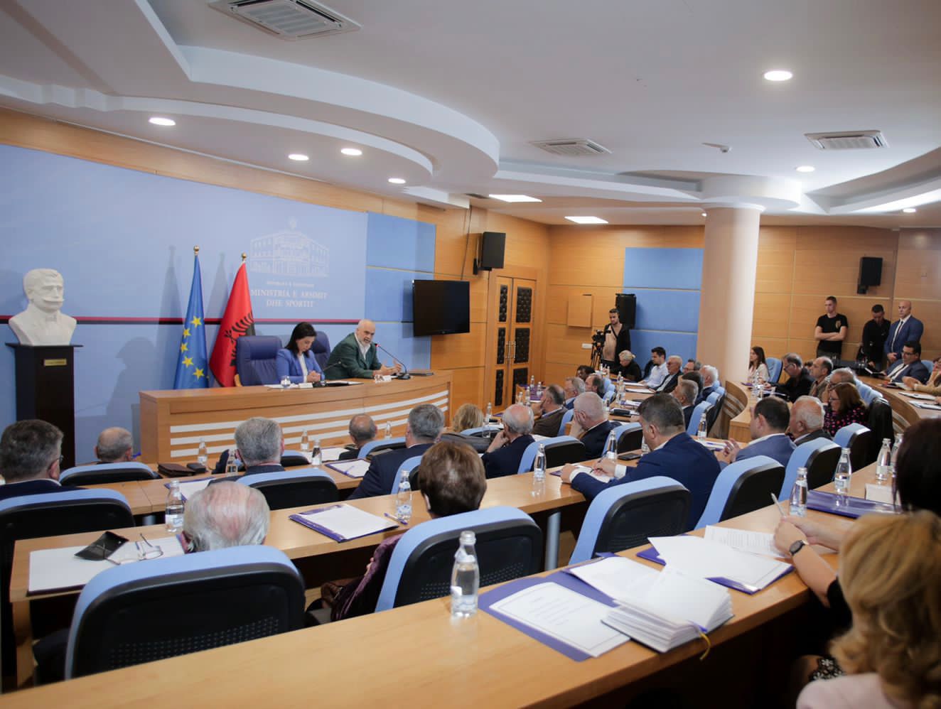 "Kapacitetet tona nuk reflektojnë rankimet", Rama: UT-ja dhe Mjekësia ...