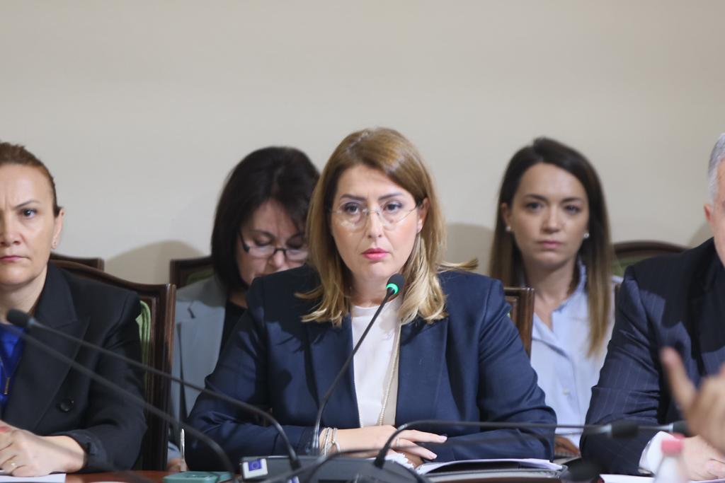 Buxheti 2023, Manastirliu: Nga rritja e pagave për mjekët te zgjerimi i ...