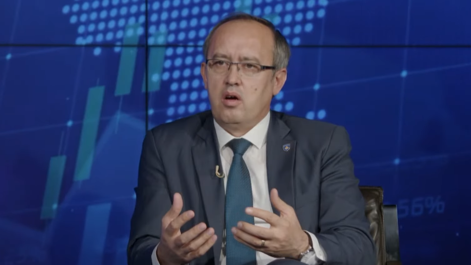 Hoti: Albin Kurti është para dorëzimit dhe ikjes nga qeveria - Gazeta ...