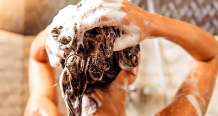 Sa shpesh duhet të bëjmë dush në fund të fundit? - Gazeta Express