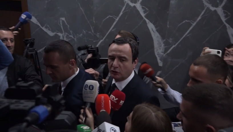 Fjalët e vetme të Kurtit për dorëheqjen e Latifit: Do ta takoj sot ... Fjalët e vetme të Kurtit për dorëheqjen e Latifit: Do ta takoj sot ...