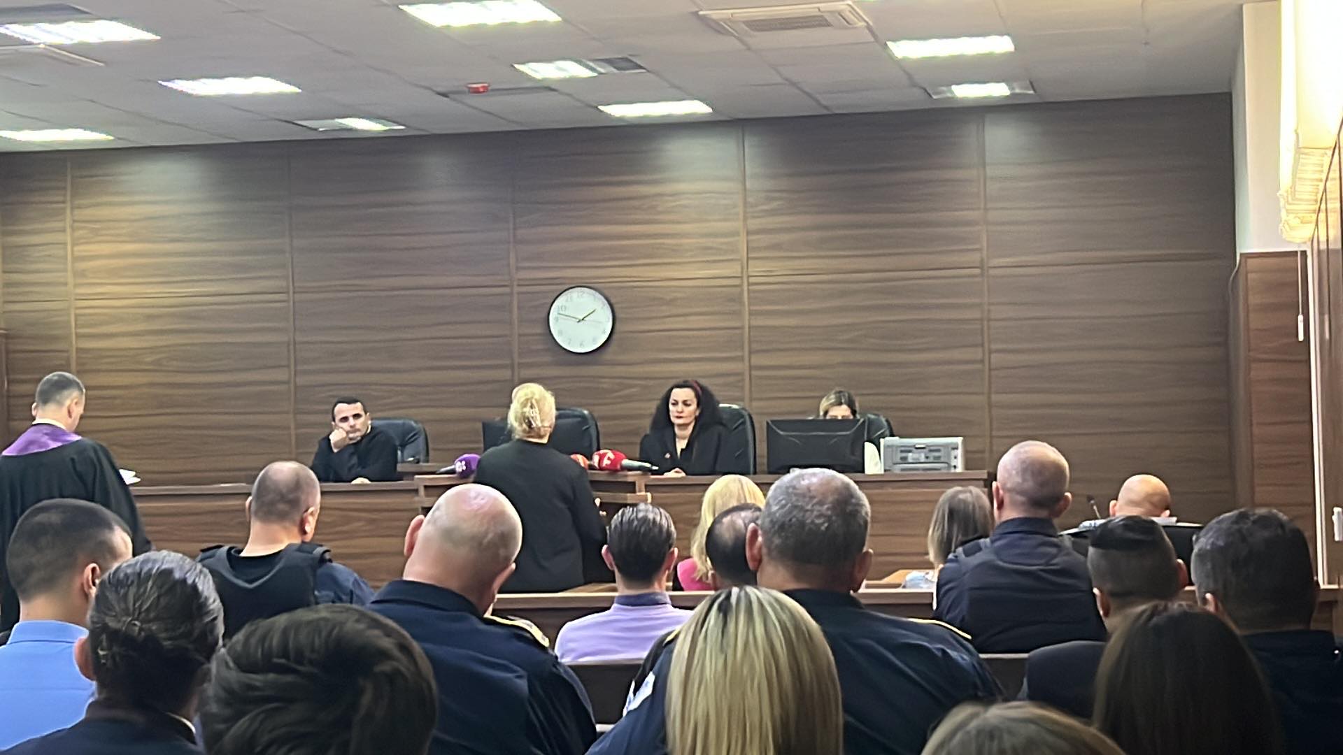 Dëshmia rrëqethëse e nënës së Marigonës: Nuk më treguan që ma vranë ... Dëshmia rrëqethëse e nënës së Marigonës: Nuk më treguan që ma vranë ...