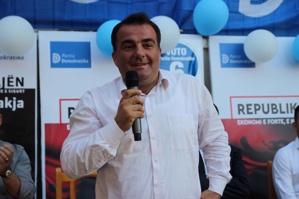 Vendoret, ish-kreu i bashkisë Kavajë garon në primaret e PD-së - Gazeta ... Vendoret, ish-kreu i bashkisë Kavajë garon në primaret e PD-së - Gazeta ...