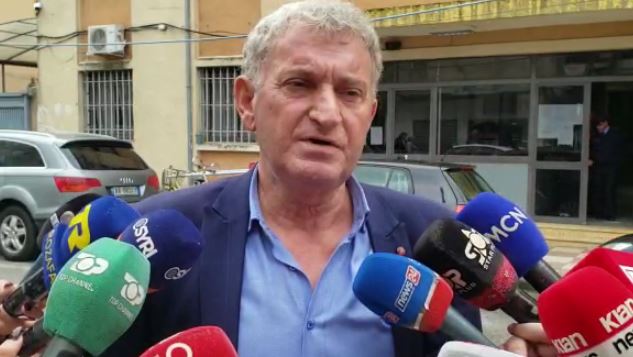 Zyrtari i Bashkisë: Shefi i Komisariatit Vau i Dejës mbron parcelat e ...