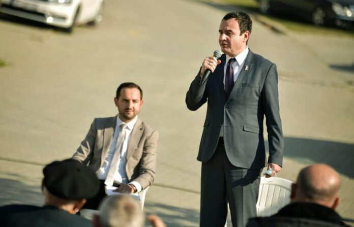 Korenica: E pyeta Albinin a duhet të tërhiqem nga gara zgjedhore për ... Korenica: E pyeta Albinin a duhet të tërhiqem nga gara zgjedhore për ...