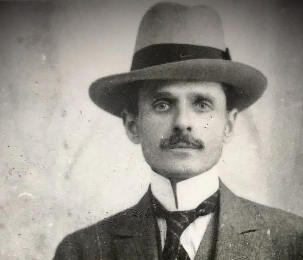 Mit’hat Frashëri/ Të shkruarit shqip - Gazeta Express