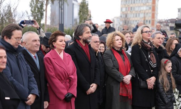 Meta zgjedh Prishtinën për Ditën e Pavarësisë: Flamuri ynë e ka lavdinë ... Meta zgjedh Prishtinën për Ditën e Pavarësisë: Flamuri ynë e ka lavdinë ...